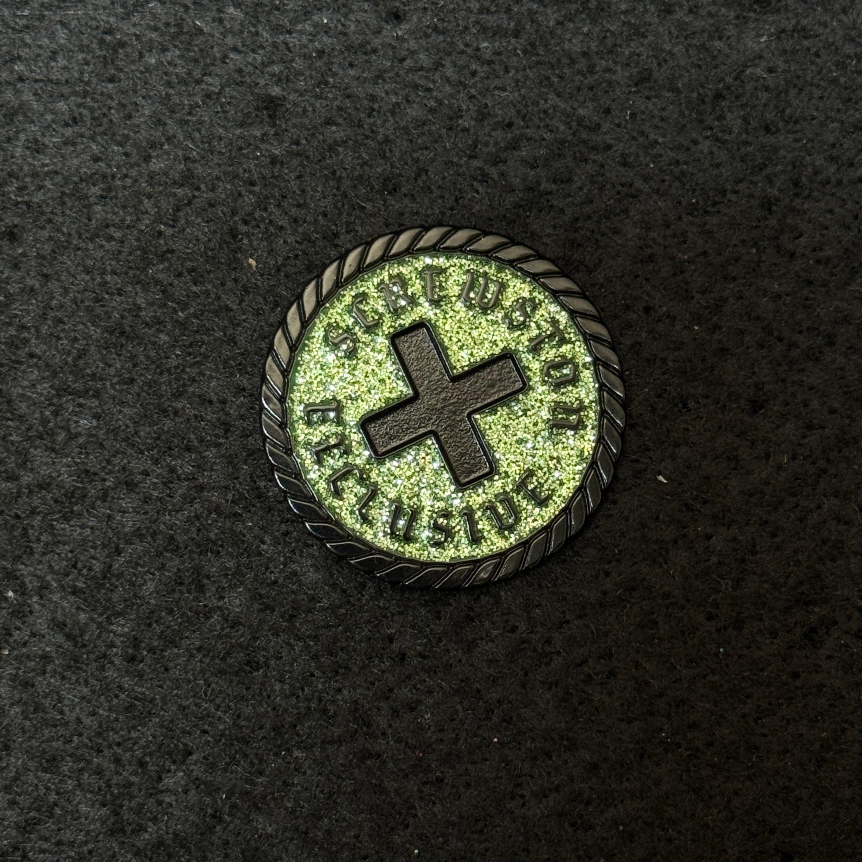 Supremo Green/Black Screwston Exclusive Coin Pin – Souf Crowns