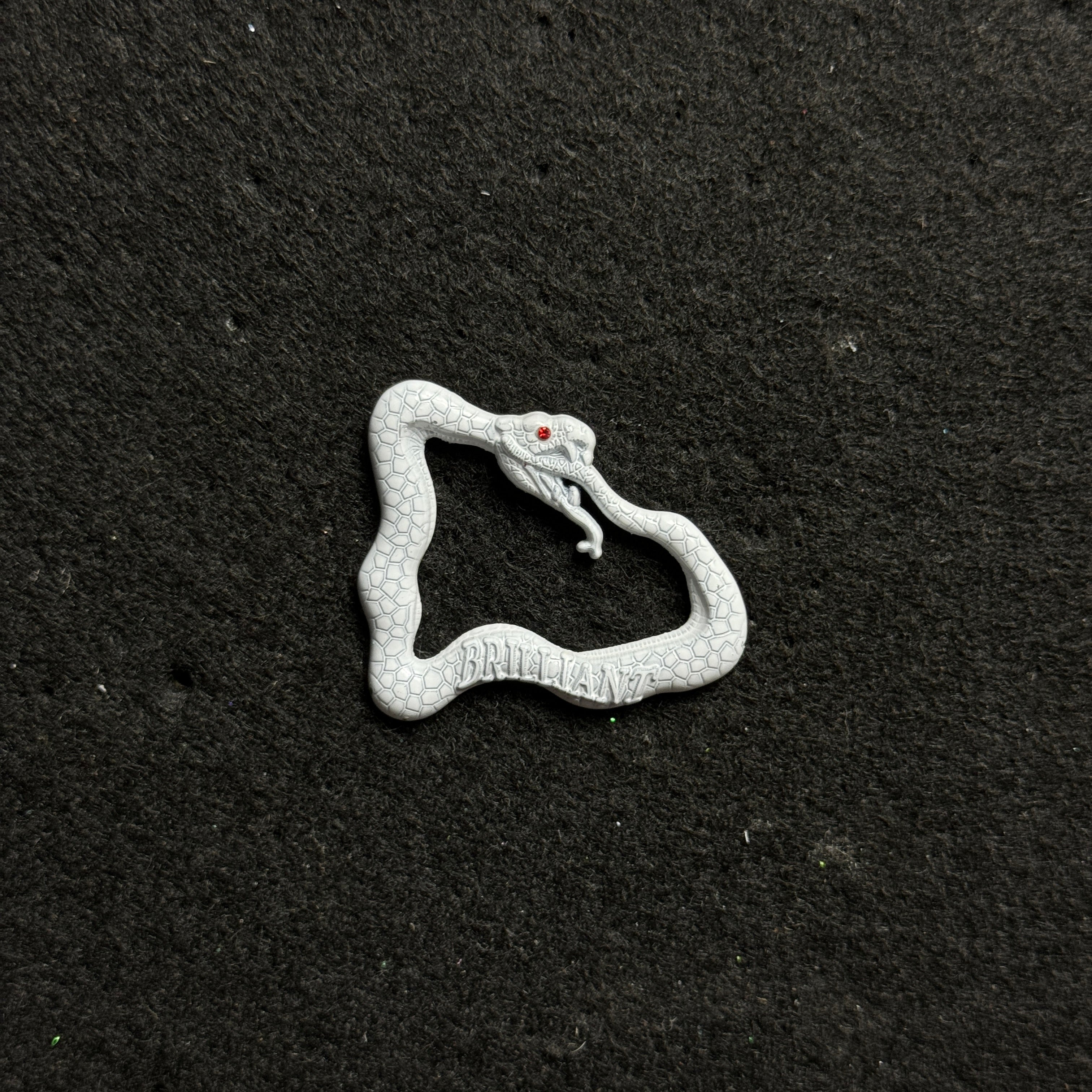 White Cobra Snake Flag Outline Pin – Souf Crowns