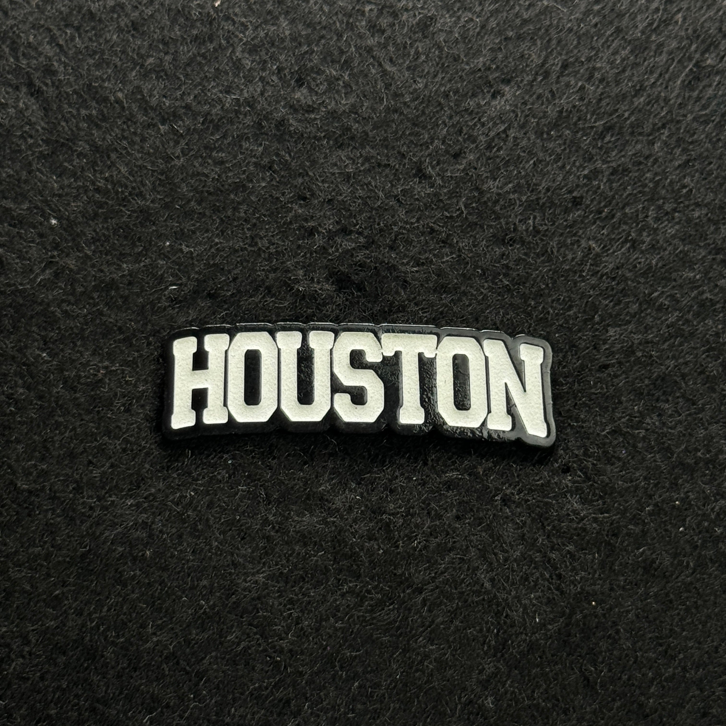 Bold Houston Script Pin – Souf Crowns